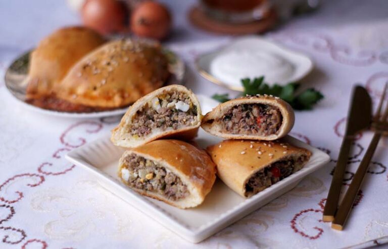 Kulinarische Weltreise Russland: Pilz- und Hack-Pierogi